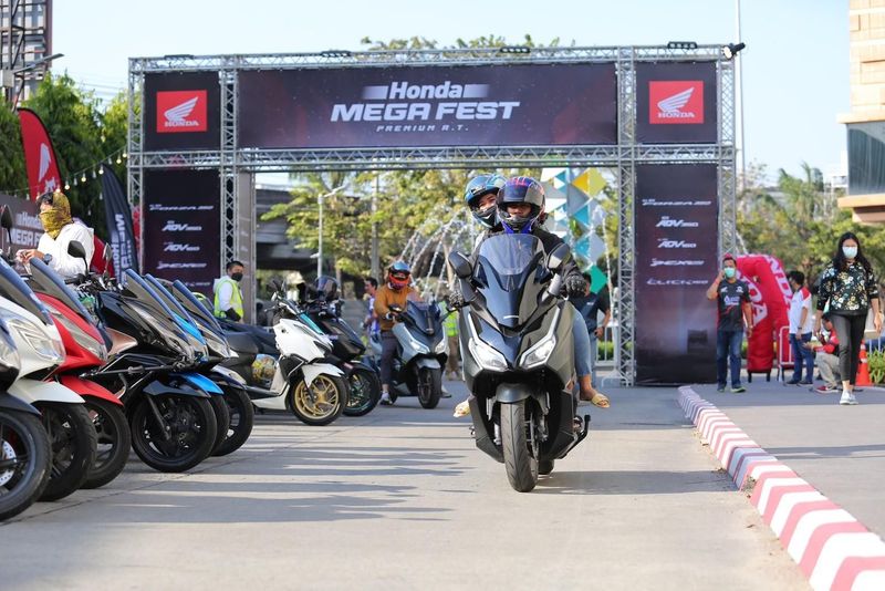 [Motor World Thailand] คลื่นมหาชนชาว Honda Premium A.T. รวมพลบุก “Honda Mega Fest” แน่นขนัด ...