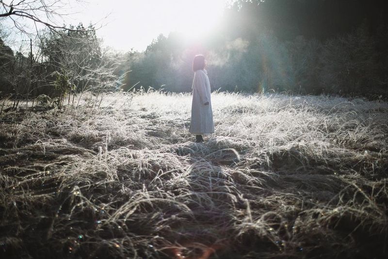 [Issa] Pose 414 ~415 💙🦋🌸🌼 The trees are beautiful and the leaves are ...