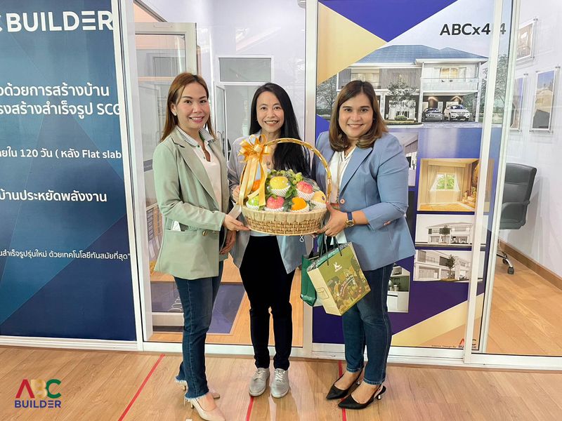 [เอบีซี บิลเดอร์] ขอขอบคุณทางเจ้าหน้าที่ธนาคารกสิกร ที่นำกระเช้าผลไม้มามอบให้ค่ะ... "ABC BUILDER ...