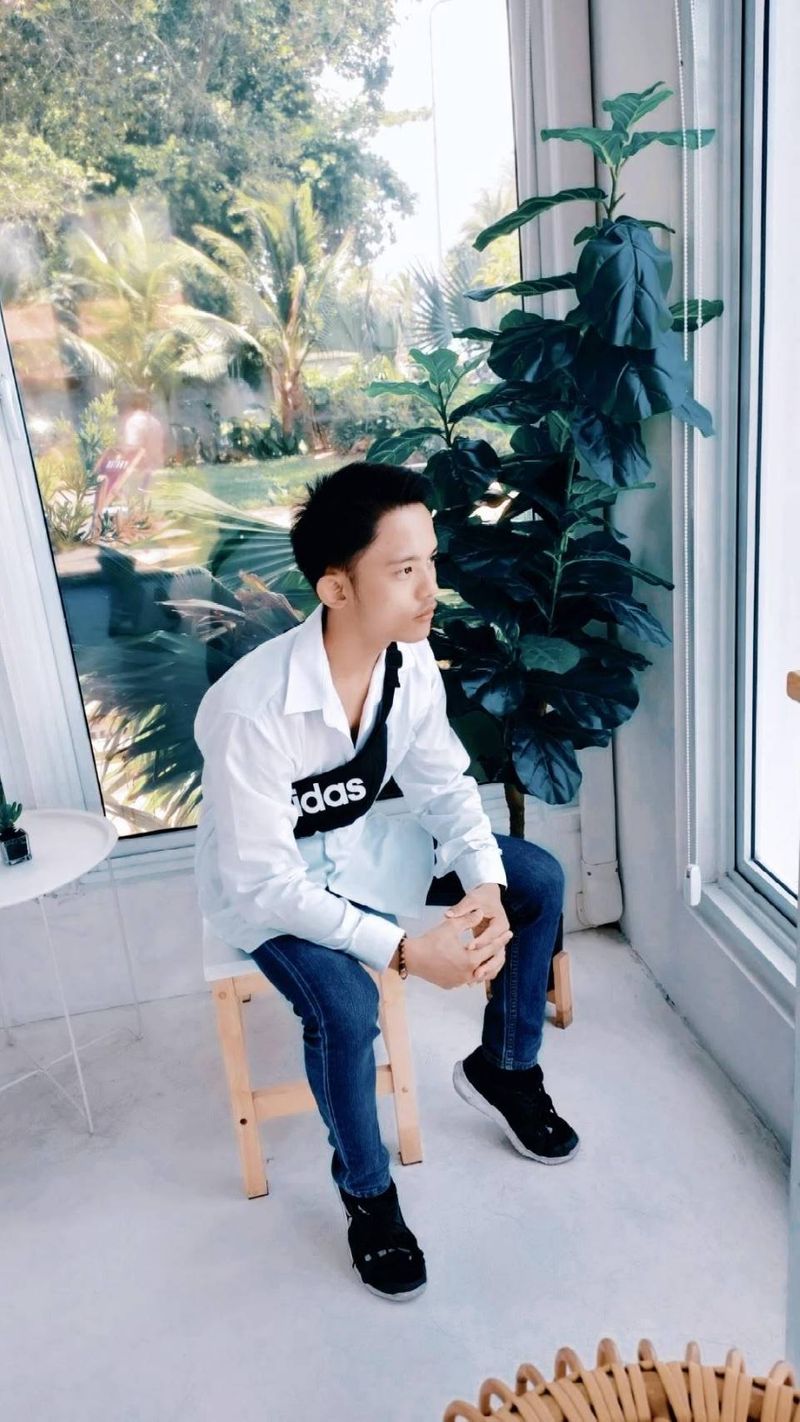 [settawut Maneechote ] อยากฟังเกี่ยวกับประสบการณ์ความรักว่าเคยมีมายังไงบ้างและอยากบอกกับยุคนี้ ...