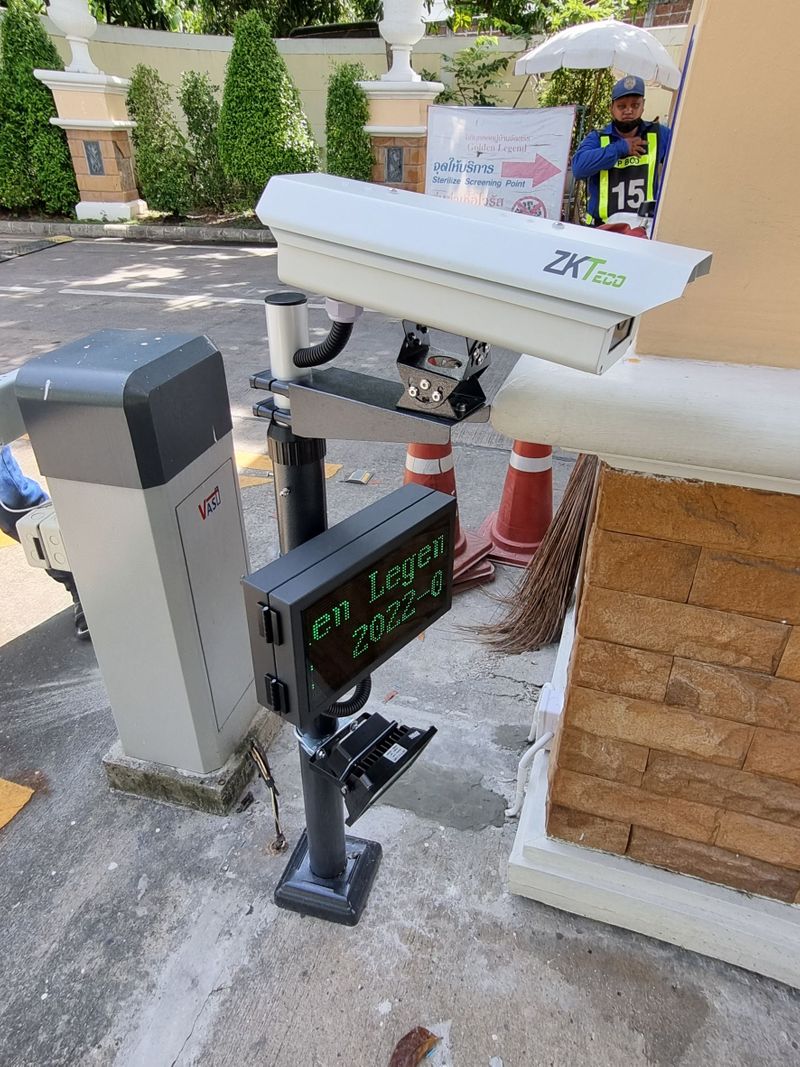 [Charoen Tech] ความสามารถที่เลือกได้ในระบบไม้กั้นรถยนต์แบบอ่านป้ายทะเบียน เมื่อพูดถึงระบบไม้กั้น ...