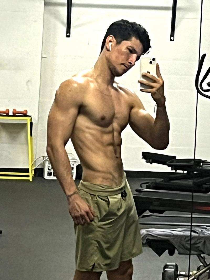 [หนัง Man & หนังหุ้มปลาย] "Danny Ramirez" โพสต์รูปกำลังเฟิร์มหุ่นตัวเอง ...