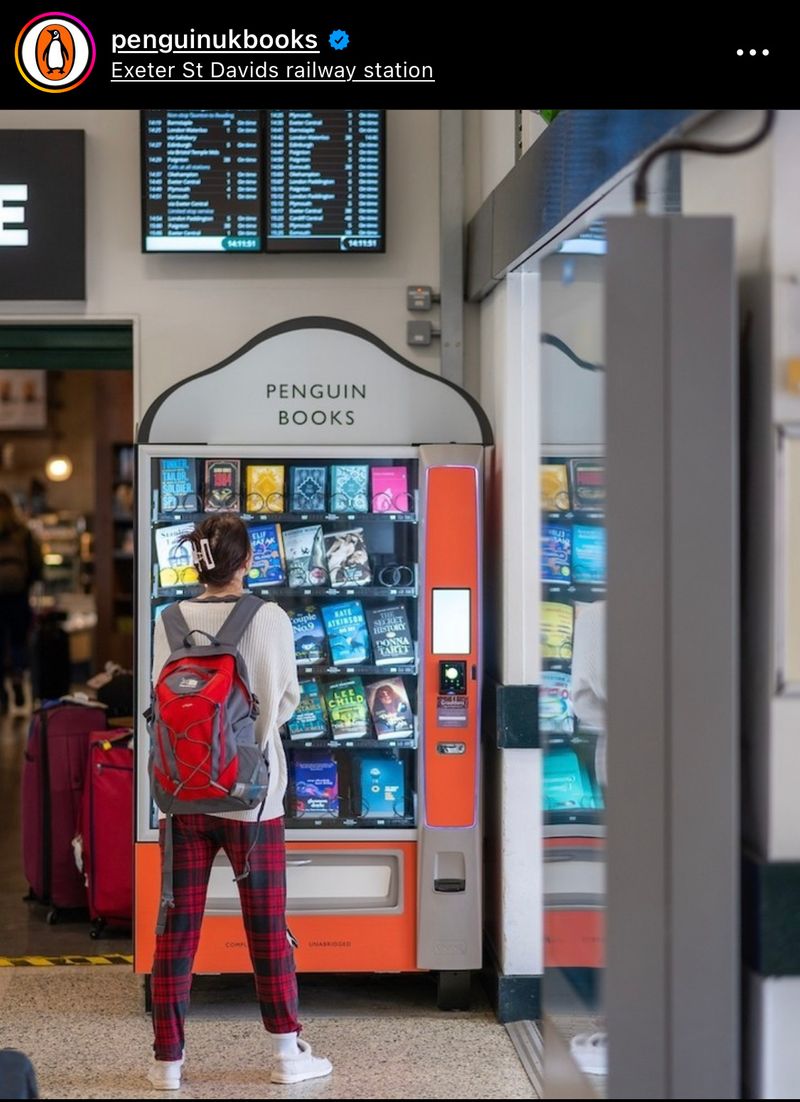 [เล่า withptns] 🐧📙Penguin Book Vending Machine 📙🐧 ตู้นี้เป็นตู้แรกของ ...