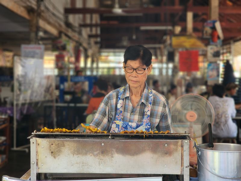 [Pitiphat Piti] #ลิ้มหมูสะเต๊ะ จ.จันทบุรี ร้านอร่อยริมทาง (Street food) อยากให้มาลิ้มลอง #ลิ้ม ...