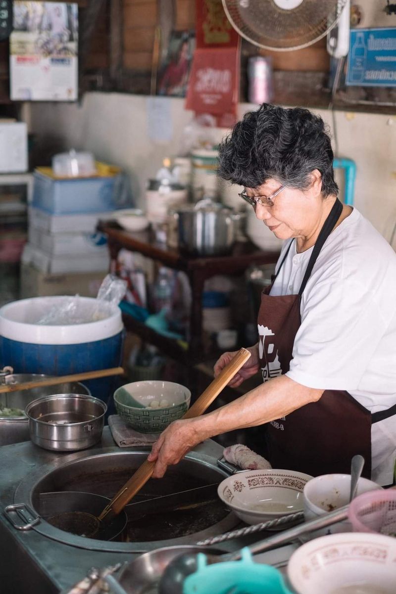 [Pitiphat Piti] ก๋วยเตี๋ยวหมูเลียงป้าติ๊ด (ท่าใหม่) จ.จันทบุรี ร้านก๋วยเตี๋ยวหมู-เนื้อเลียงใน ...