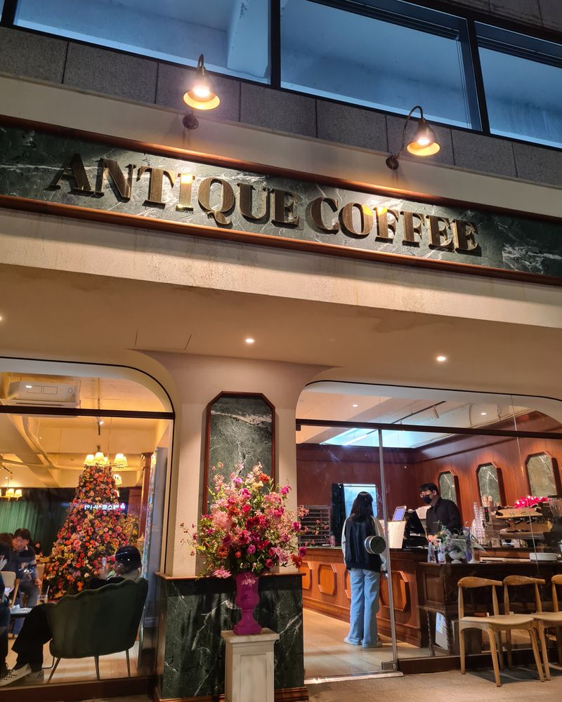 [พากินพาเที่ยว] คาเฟ่เกาหลี วันนี้แนะนำเป็นคาเฟ่แถวยอนนัมดงฮงแดนะคะ