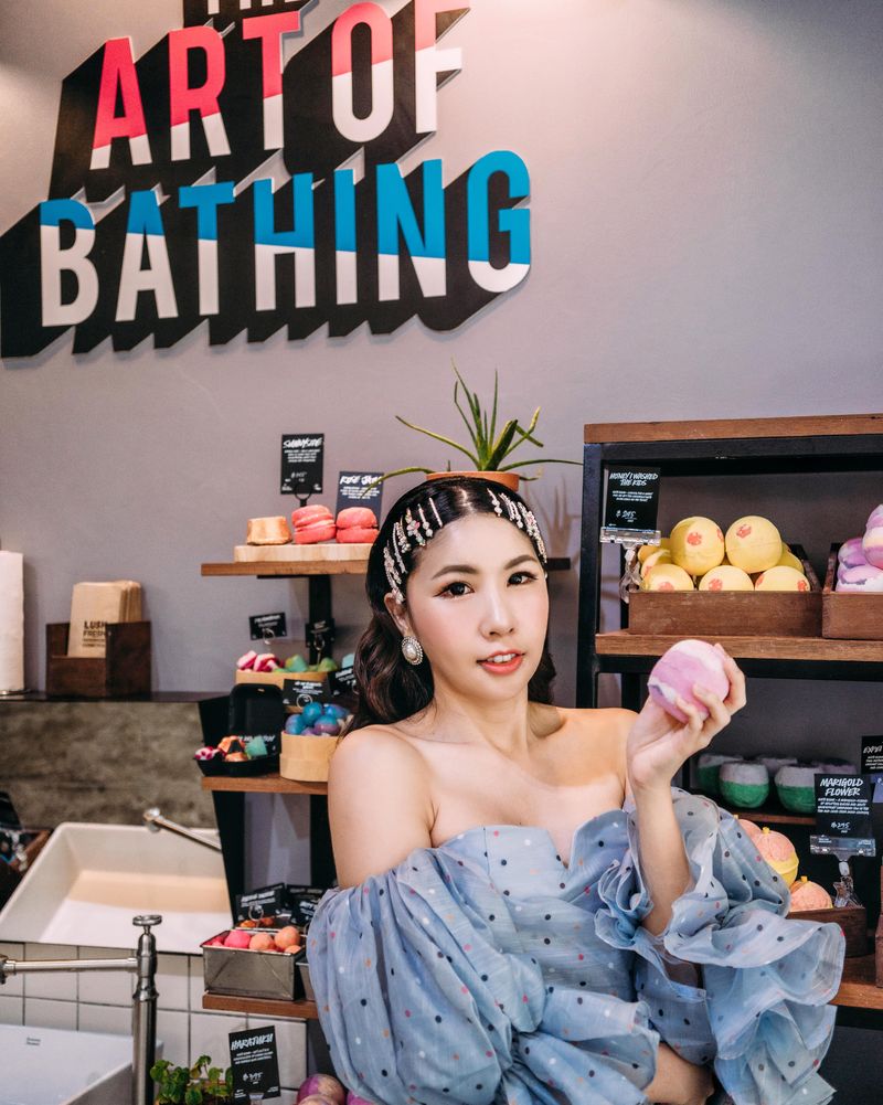 [CRAZY HEEJIN 💕] 𝗡𝗲𝘄 𝗩𝗶𝗱𝗲𝗼 𝗼𝗻 “𝗛𝗘𝗘𝗝𝗜𝗡’𝘀 𝗧𝘂𝗯𝗲” 🎥💖 👧🏻 มา #workshop ทำ #bathbomb กับ #LUSH กันงับ ...