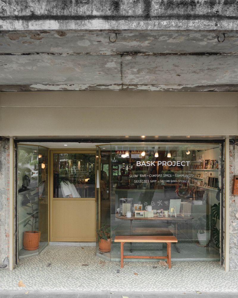 [okvatchara] Bask Project คาเฟ่สุดน่ารัก Vibe ชิลๆใกล้ BTS พร้อมพงษ์ ...