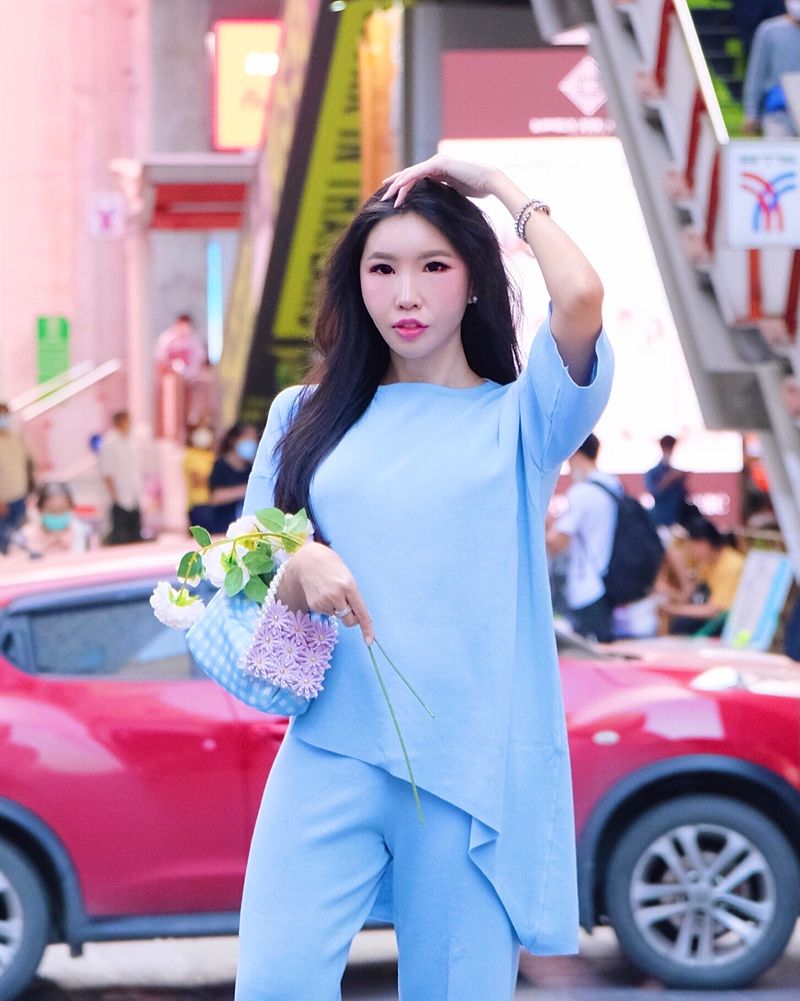 [CRAZY HEEJIN 💕] วันนี้มาเดินเล่นสยามแสควร์ กับ อีกหนึ่งลุค ที่ #หนูฮีจิน มักหยิบยกมาเป็นประจำ ...