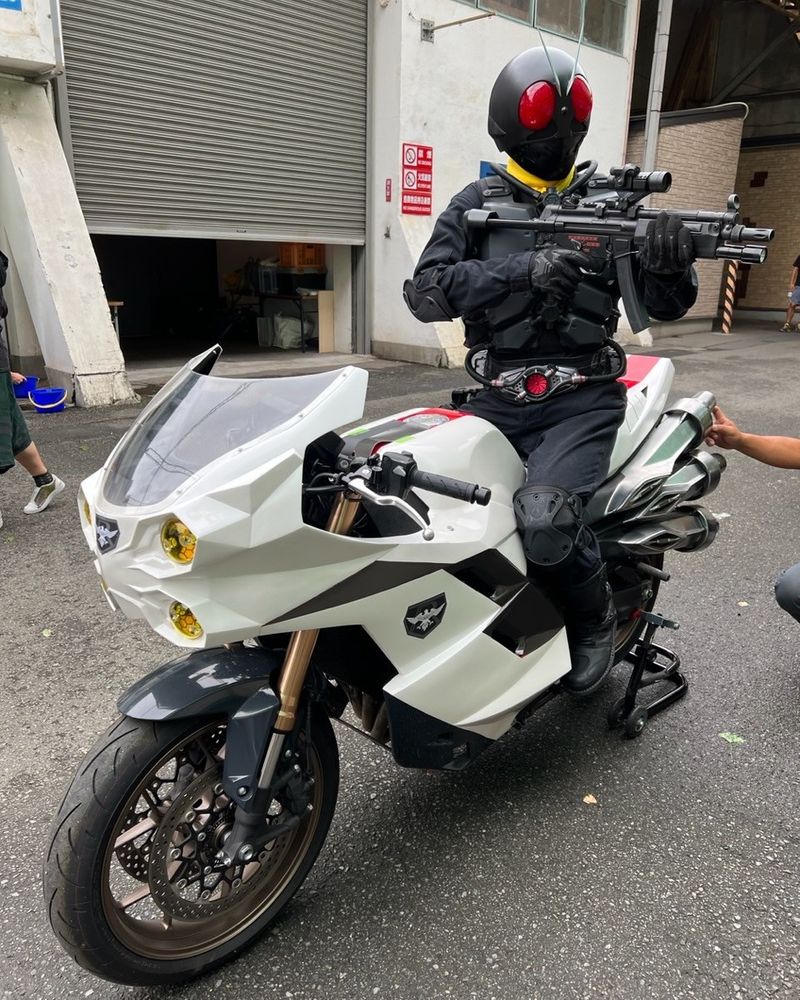 [หนัง Man & หนังหุ้มปลาย] ภาพเบื้องหลังของ "Batta Augment" เหล่า Rider ...