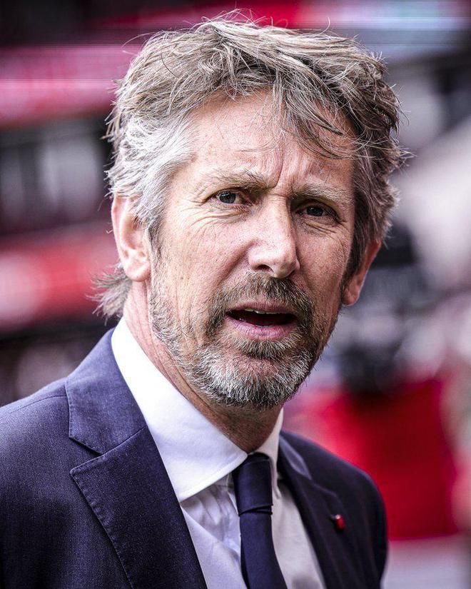 [洪哥] เอ็ดวิน ฟาน เดอร์ ซาร์ มีอาการเลือดออกที่สมอง ถูกส่งเข้าไอซียูด่วน!!! https://tips.thscore ...