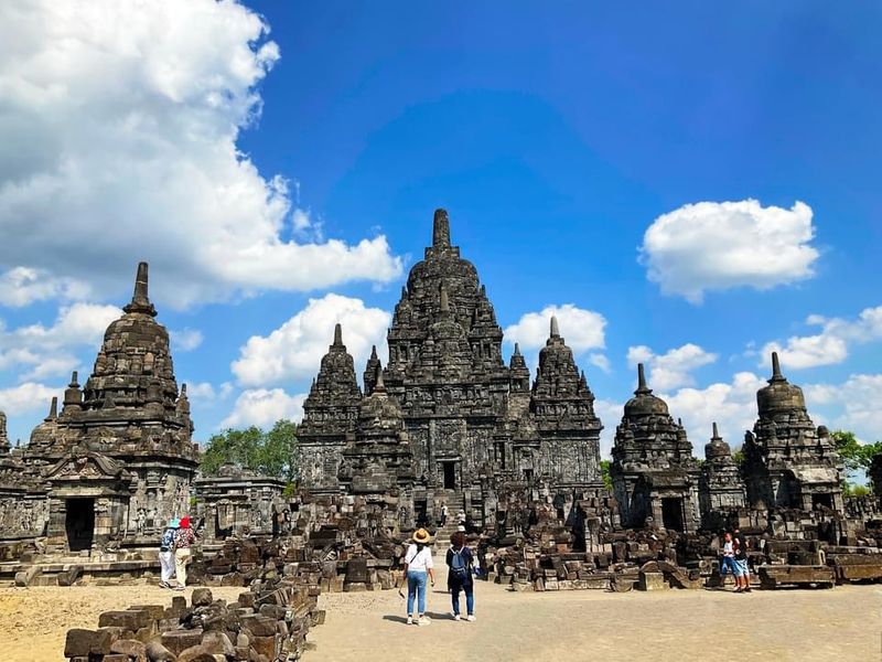 [Supawan’s Colorful World] Sewu Temple .. วัดในพุทธศาสนาที่เก่าแก่มาก ...
