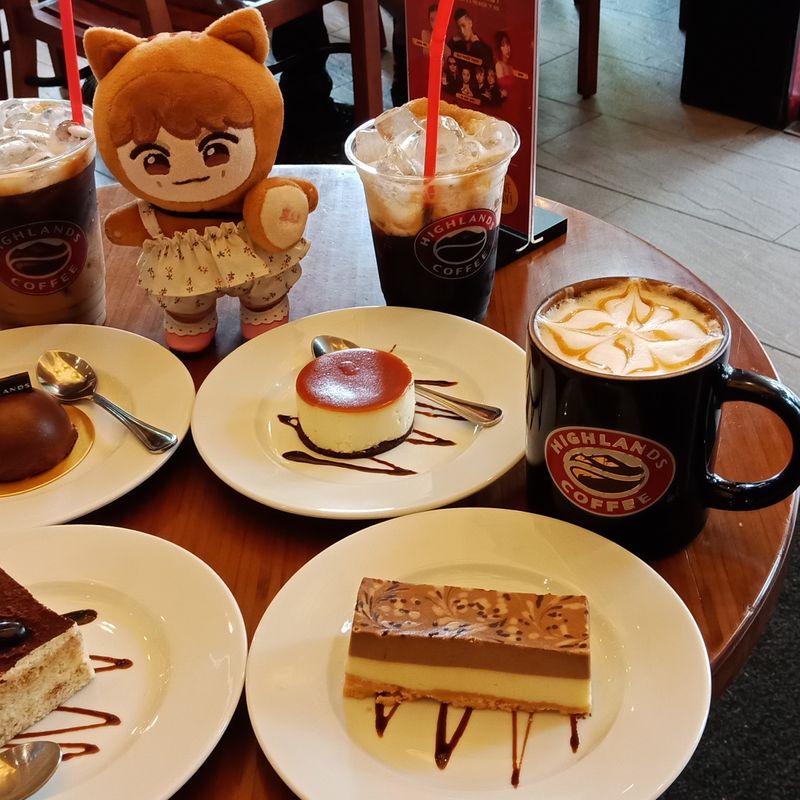 [One Two Three Go] Vacation calories don’t count. 😋😋😋