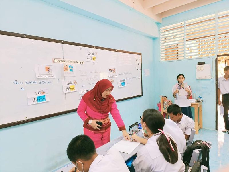 [Sakeeroh Jehlem ] Applying The Ivan Pavlov's theory in the classroom ...