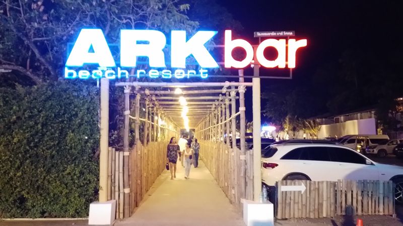 [ททท : เที่ยวทั่วทิศ] เกาะสมุย : ณ ถนนหาดเฉวง ถนนย่านราตรี & ARK BAR ...