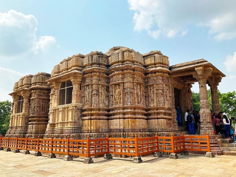 [Supawan’s Colorful World] Medhera Sun Temple (3) .. The Main Temple ...