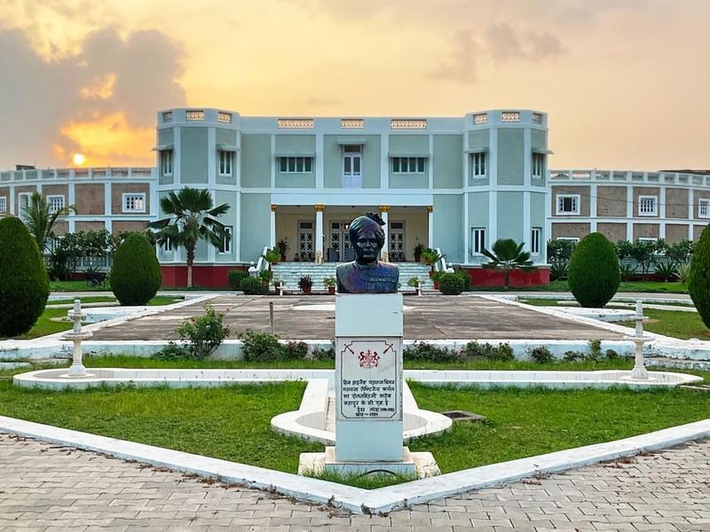 [Supawan’s Colorful World] Dowlat Villas Palace .. Hilmatnagar, Gujarat ...