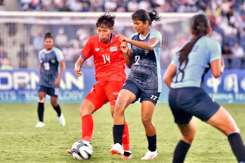 [Sorrasin ] "ชบาแก้ว" เฉือนหวิวชนะ อินเดีย 1 : 0 เปิดสนามฟุตบอลหญิงเอเชียนเกมส์ 2022 https://m ...