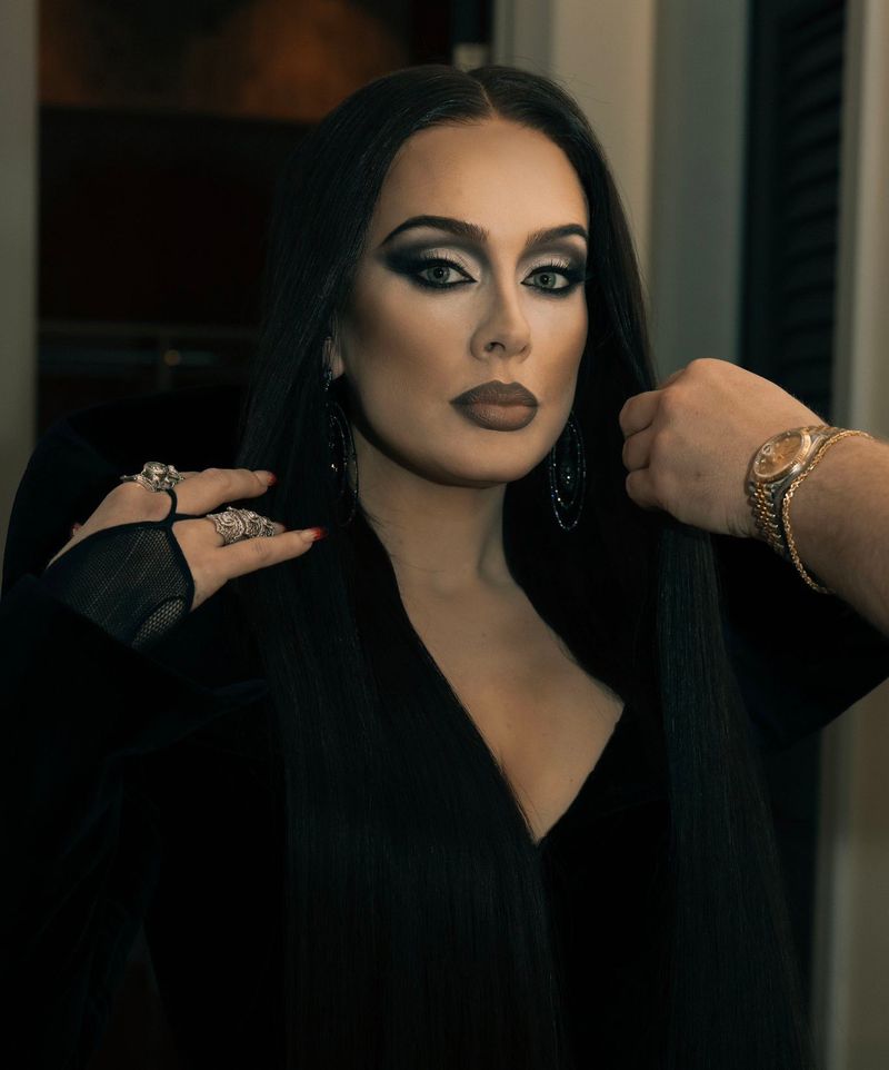 [หนัง Man & หนังหุ้มปลาย] "Adele" สวยดุในลุค "Morticia Addams" ใน ...