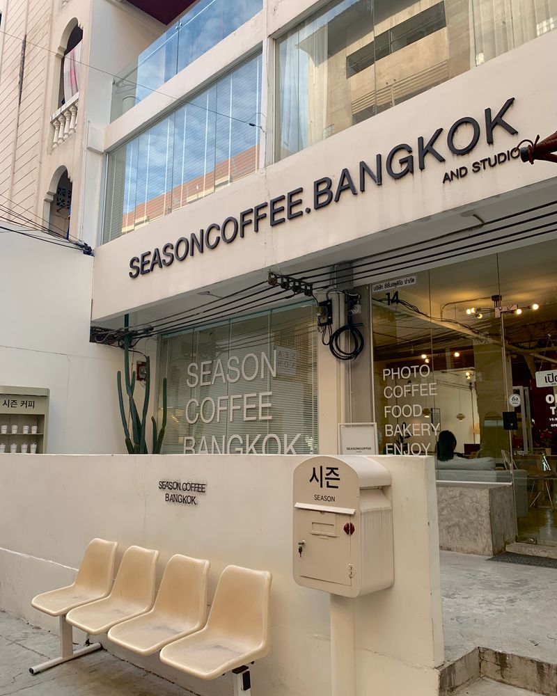 [Travel On The Road ] Seasoncoffee.Bangkok คาเฟ่ย่านรามคำแหง คาเฟ่เอาใจสายถ่ายรูปสุดๆ ในร้านตก ...