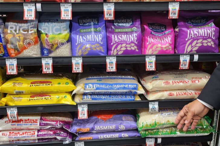 [Prachachat Online] นายกฯถก “บิ๊กส่งออกข้าว” แก้ราคานาปีตกตันละพัน ราคาข้าวเปลือกนาปีดิ่ง “เศร ...