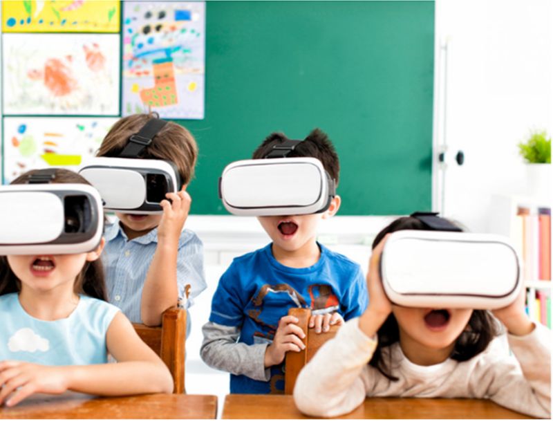 [Sakeeroh Jehlem ] Virtual reality In English Language. Immersion in ...