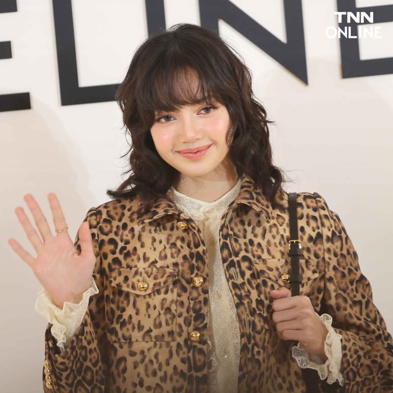 [TNN ONLINE] แฟนคลับแน่นห้าง “ลิซ่า” ร่วมงานเปิดตัว CELINE STORE CELINE GIRL “ลิซ่า-ลลิษา“ หรือ ...