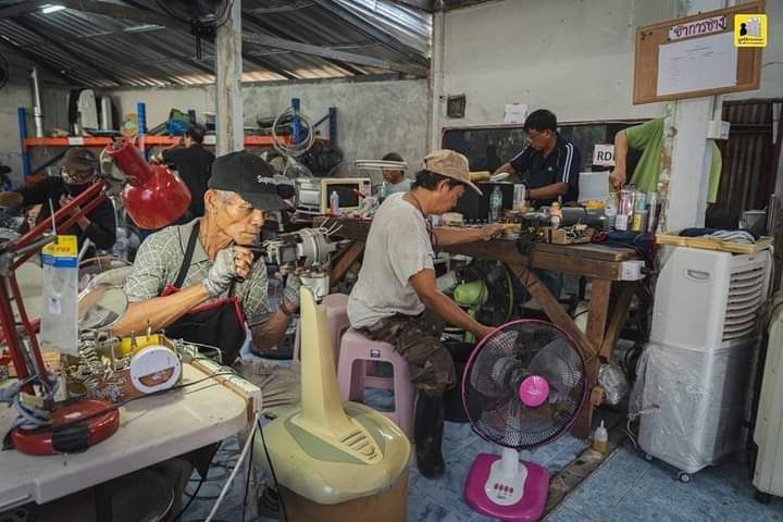 [Everythinghobby] จ้างวานช้า โดยมูลนิธิกระจกเงา 'ช้าการช่าง' “ช้าการช่าง” ในวันแรกของการทำงานของ ...