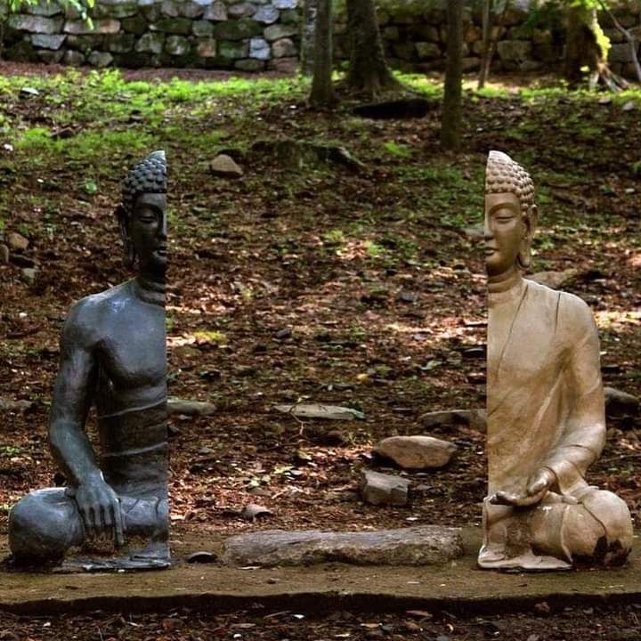 [Everythinghobby] Split Buddha Statue at Haeinsa Temple, Korea ...