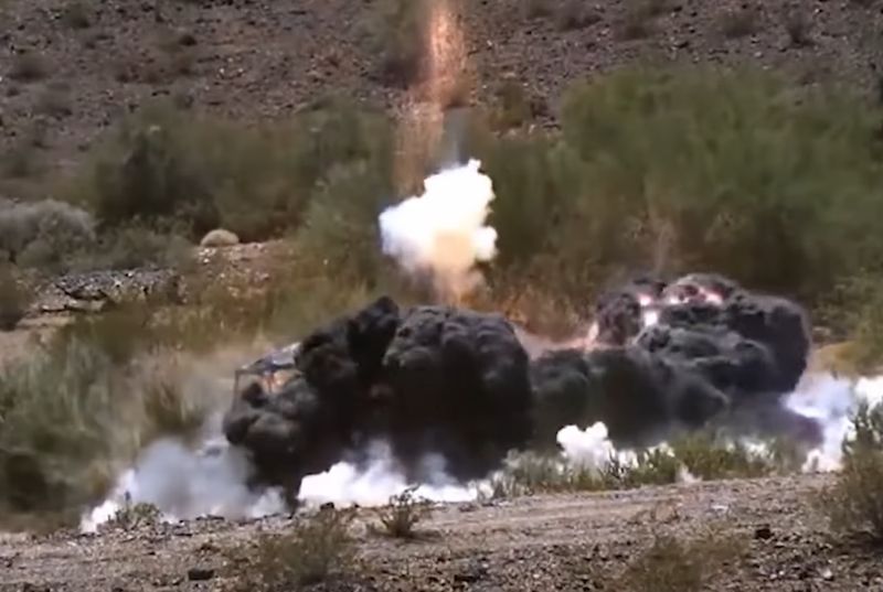 [Antfield] จะเป็นยังไงถ้ากระสุนปืนใหญ่นำวิถีด้วยดาวเทียม ถูกยิงออกไป ...