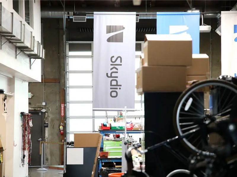 [Metaverse XR] มาทำความรู้จักกับ Skydio 2+ มาทำความรู้จักกับ Skydio 2 ...