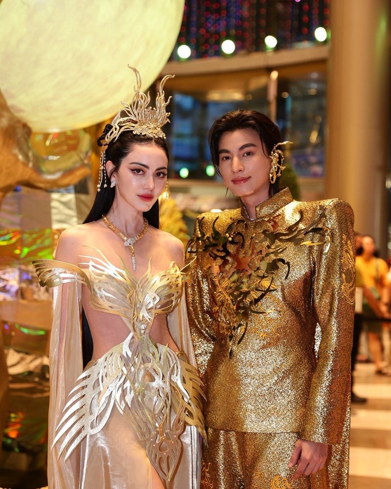 [CHANGE into Magazine ______ Sutthikhun Kongthong] สยามพารากอน ฉลอง ...