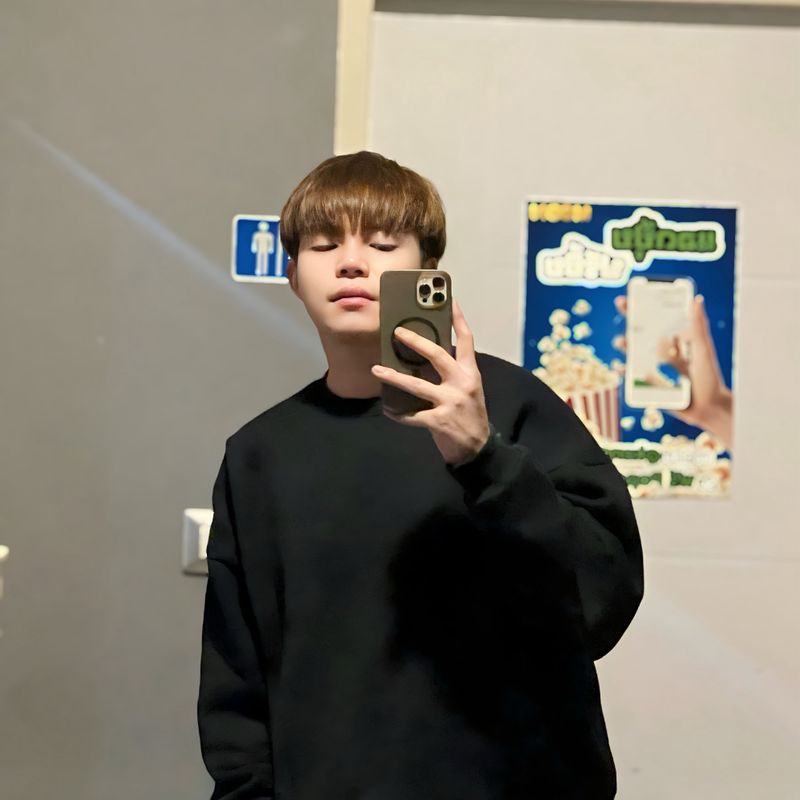 [Nutthapat Patcharakachonchinnaphop] เคยสิ ถ้าถึงจุดๆหนึ่ง จะนั่งคิดว่า ไม่มีเราโลกก็ไม่ได้แตก ...