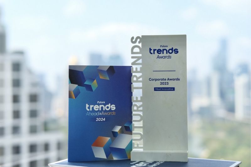 [CHANGE into Magazine ______ Sutthikhun Kongthong] FWD ประกันชีวิต คว้ารางวัล Future Trends ...