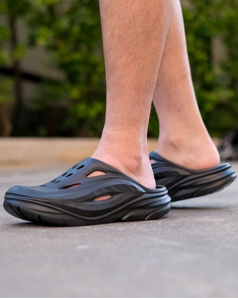 [History of Shoes] HOKA Ora Recovery Mule เมื่อปลายปี 2023 ที่ผ่านมา ...