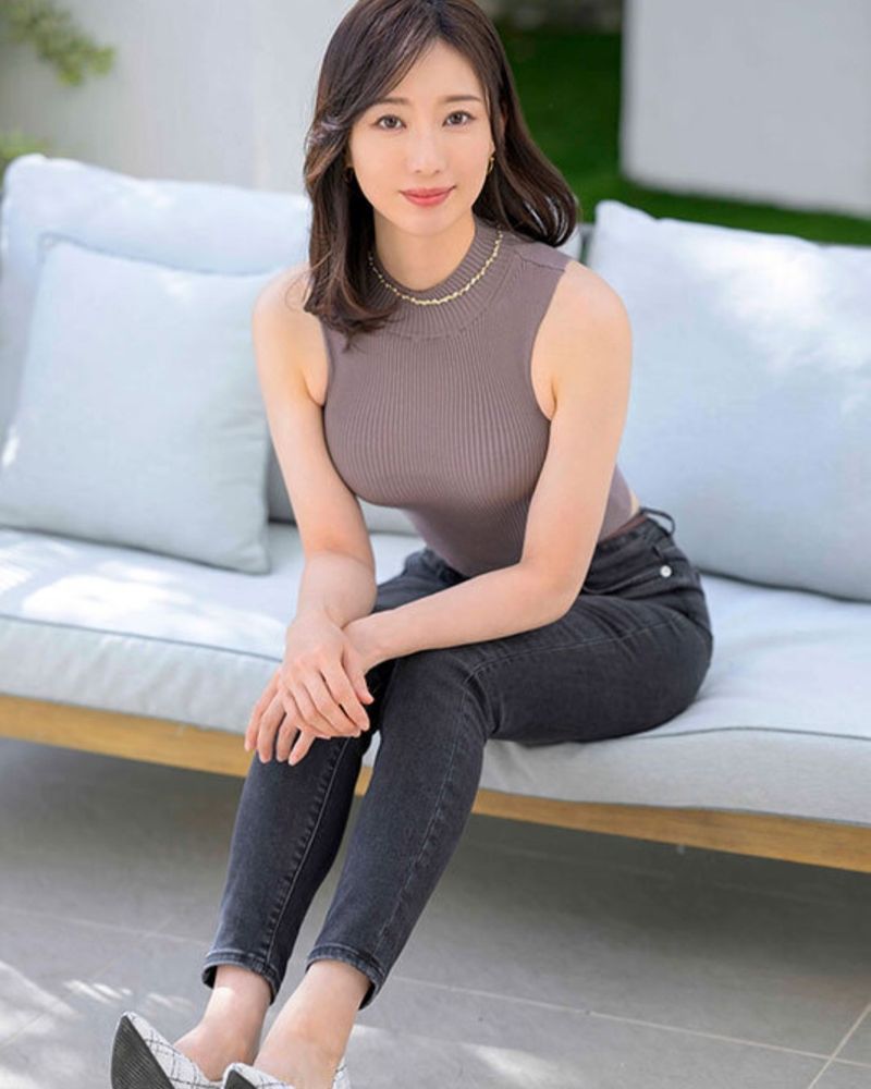 [เรื่องเล่าชาวAV] Rinka Ono สาวผิวขาว ยิ้มมีเสน่ห์ วัย34ปี เธอแต่งงานแล้ว แต่เธอไม่มีเซ็กซ์มา5ปี ...