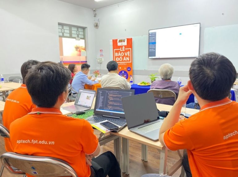 [FPT Aptech - Đào tạo lập trình viên quốc tế] Aptech là trường gì? Có ...
