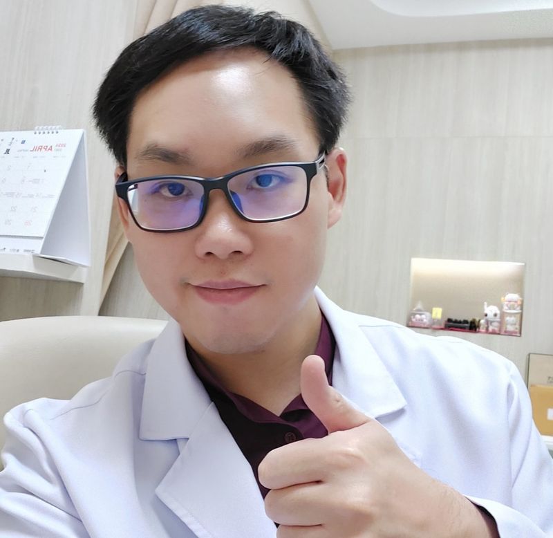 [Doctor_cuteboyth] - น้องหมอโชค 🏥 #หมอหล่อบอกต่อด้วย 👨🏻‍⚕️ #doctorcuteboy 💉💊 #ใครอยากป่วยยกมือ ...