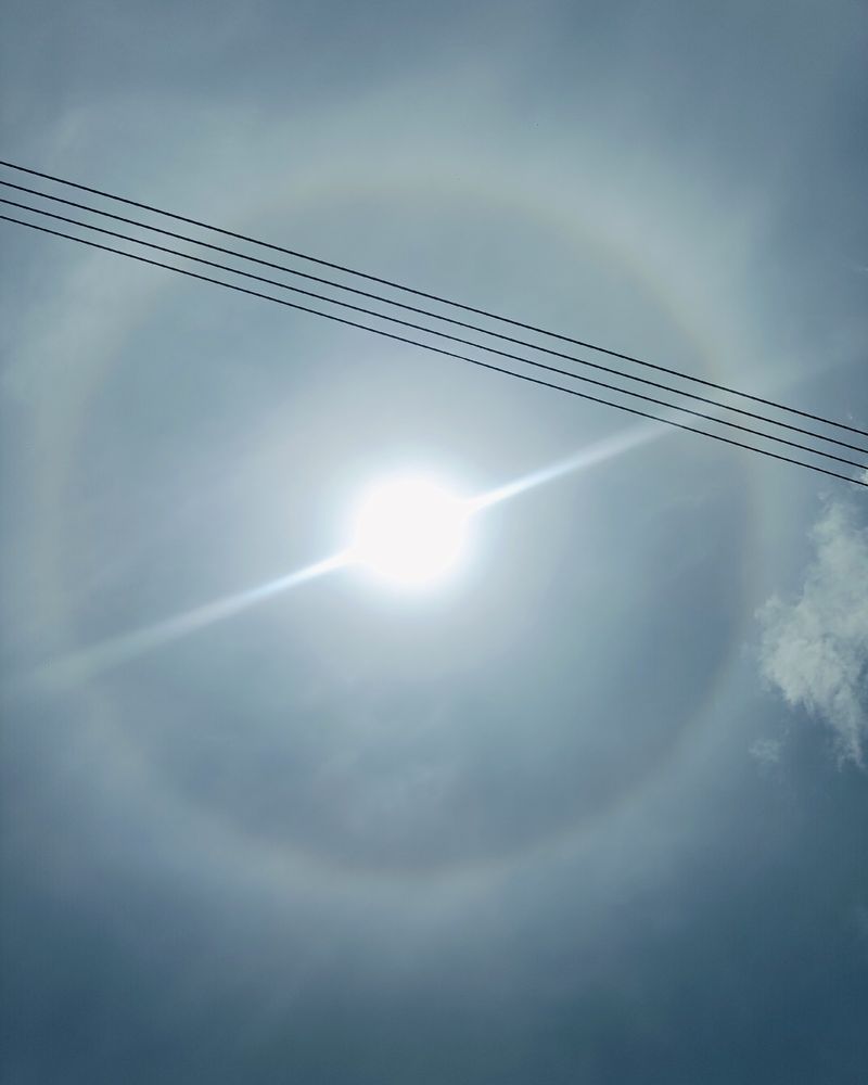 [tawan tw] ความสวยงามบนท้องฟ้า ปรากฏการณพระอาทิตย์ทรงกลด เกิดจากละออง ...