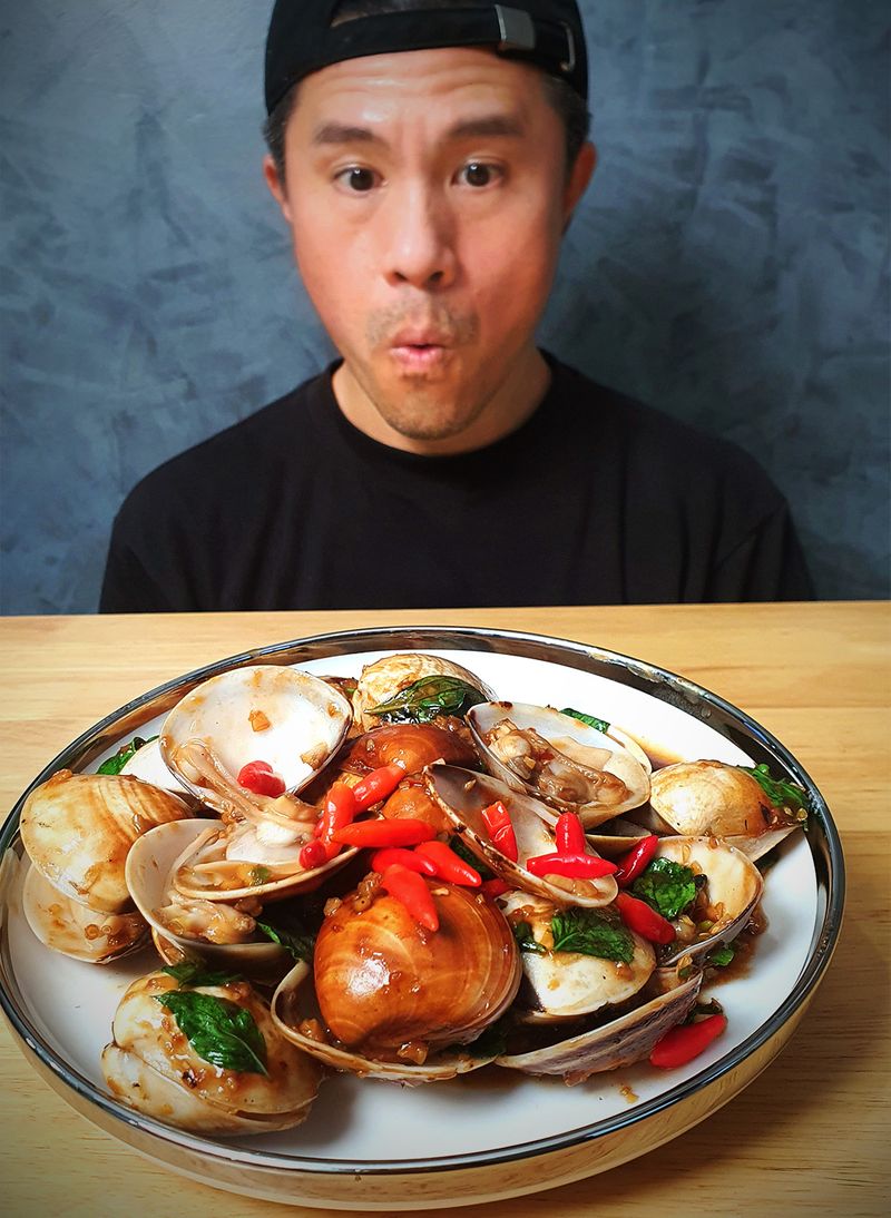 [chef Kwan EngiChef] Stired-fri Spicy Clam with Sweet Basil หอยตลับผัด ...