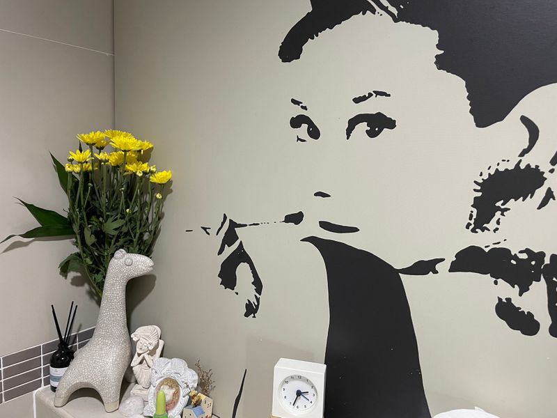 [tongta] It's out of darkness that makes you glory. It's through mercy ...