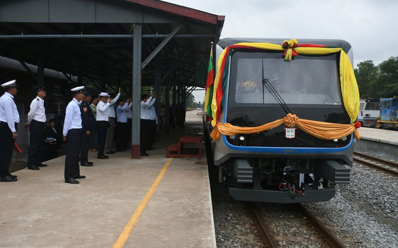 [Look Myanmar] เมียนมาร์ซื้อรถไฟดีเซลรางไฟฟ้าจากสเปนสำหรับวิ่งในเส้นทาง ย่างกุ้ง-พะโค ขบวนรถไฟ ...