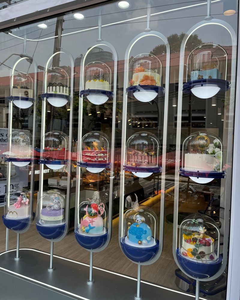 [นิราจันทรา] Fahrenheit Bakery อาคารปิยะเพลส ซอยหลังสวน ถนนเพลินจิต ...