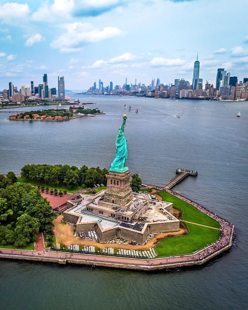 [Manacbs] Statue of Liberty National Monument Statue of Liberty ...
