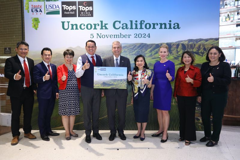 [CHANHEintomagazing] ท็อปส์ ในเครือเซ็นทรัล รีเทล จับมือ สถานทูตสหรัฐ ...