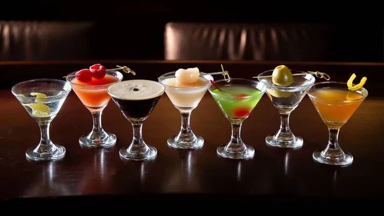 [กรุงเทพธุรกิจ] ‘Tiny Martini’ วัฒนธรรมการดื่มออกแบบใหม่เพื่อ Gen Z Gen ...