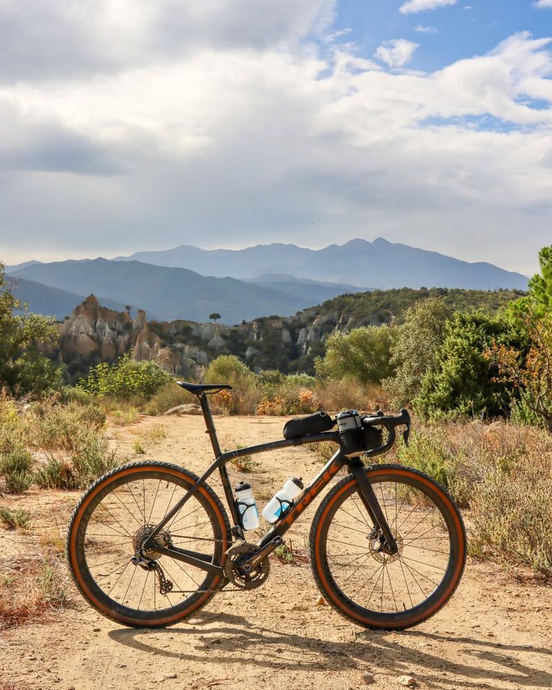 [Probike] ️ 𝑩𝒖𝒊𝒍𝒕 𝒇𝒐𝒓 𝑮𝒓𝒂𝒗𝒆𝒍 ️ โดดเด่น สวยงาม สร้างมาเพื่อทางกราเวล 😎 ...