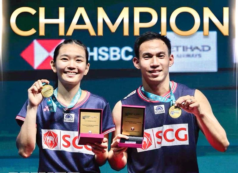 [Sorrasin ] “บาส-เฟม” แบดคู่ผสมไทย คว่ำคู่ผสมมือ 1 โลกจากจีน คว้าแชมป์แบดมินตัน ปิโตรนาส ...