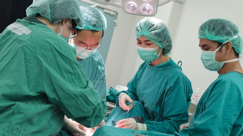 [Thailand Transgender Surgery ] Dr. Theerapong Poonyakariyagorn, MD ...