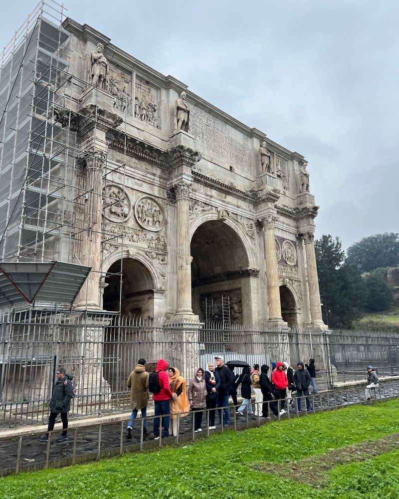 [Nok Milazzi] Arch of Constantine Built by partially reusing materials ...